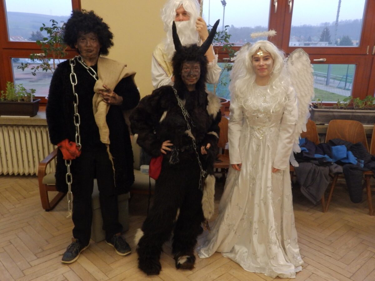 Mikuláš, anděl a čerti na naší škole - ZŠ a MŠ Otnice